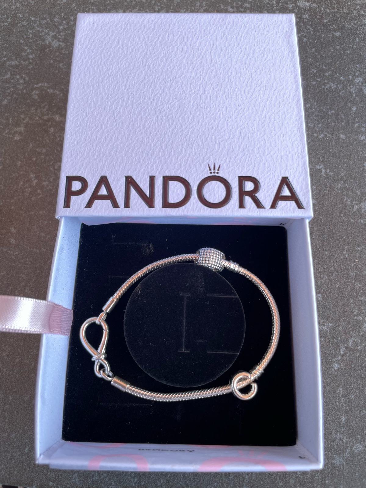 Pandora narukvica NOVO