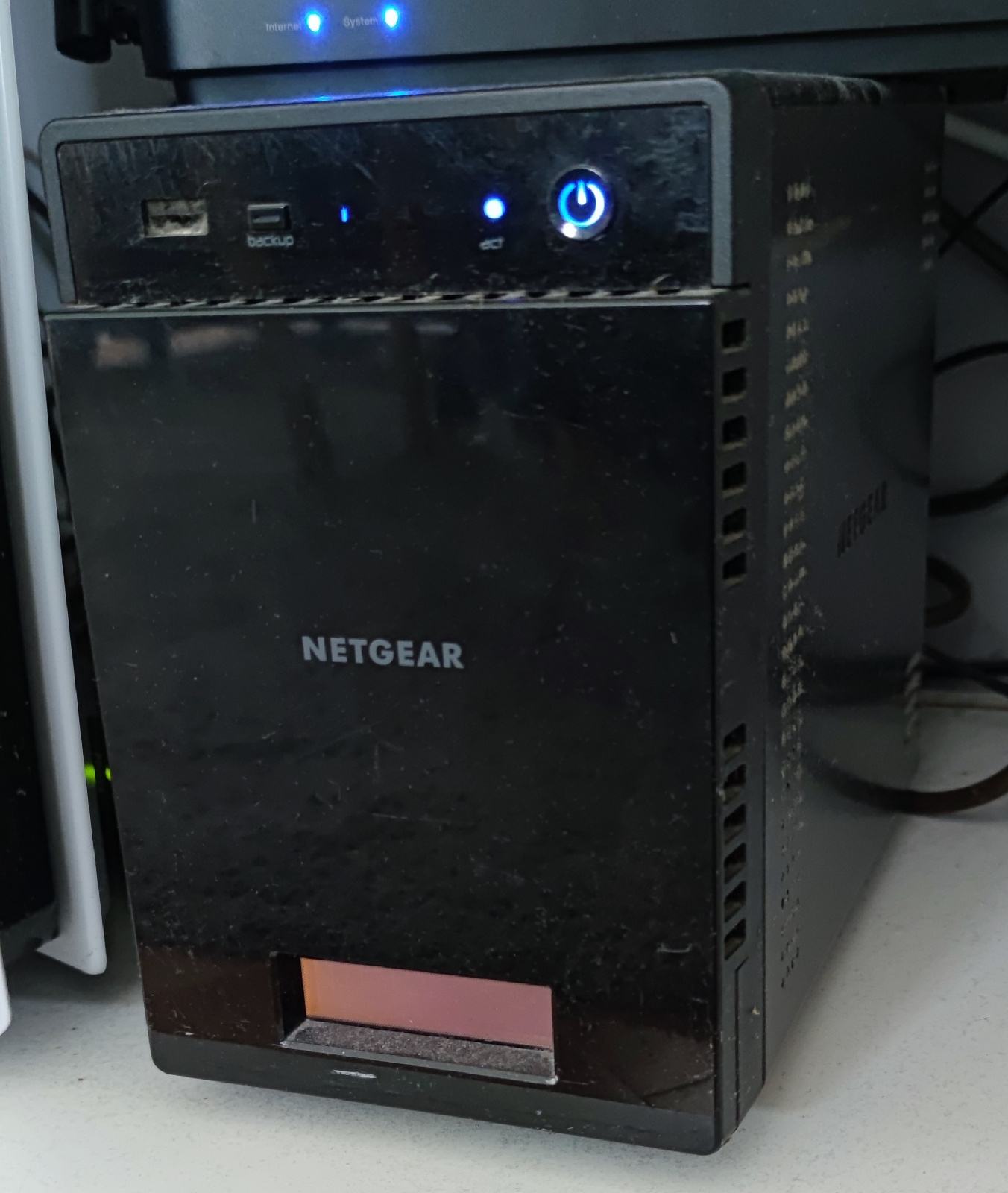 NETGEAR ReadyNAS 104 + 5TB HDD za NAS