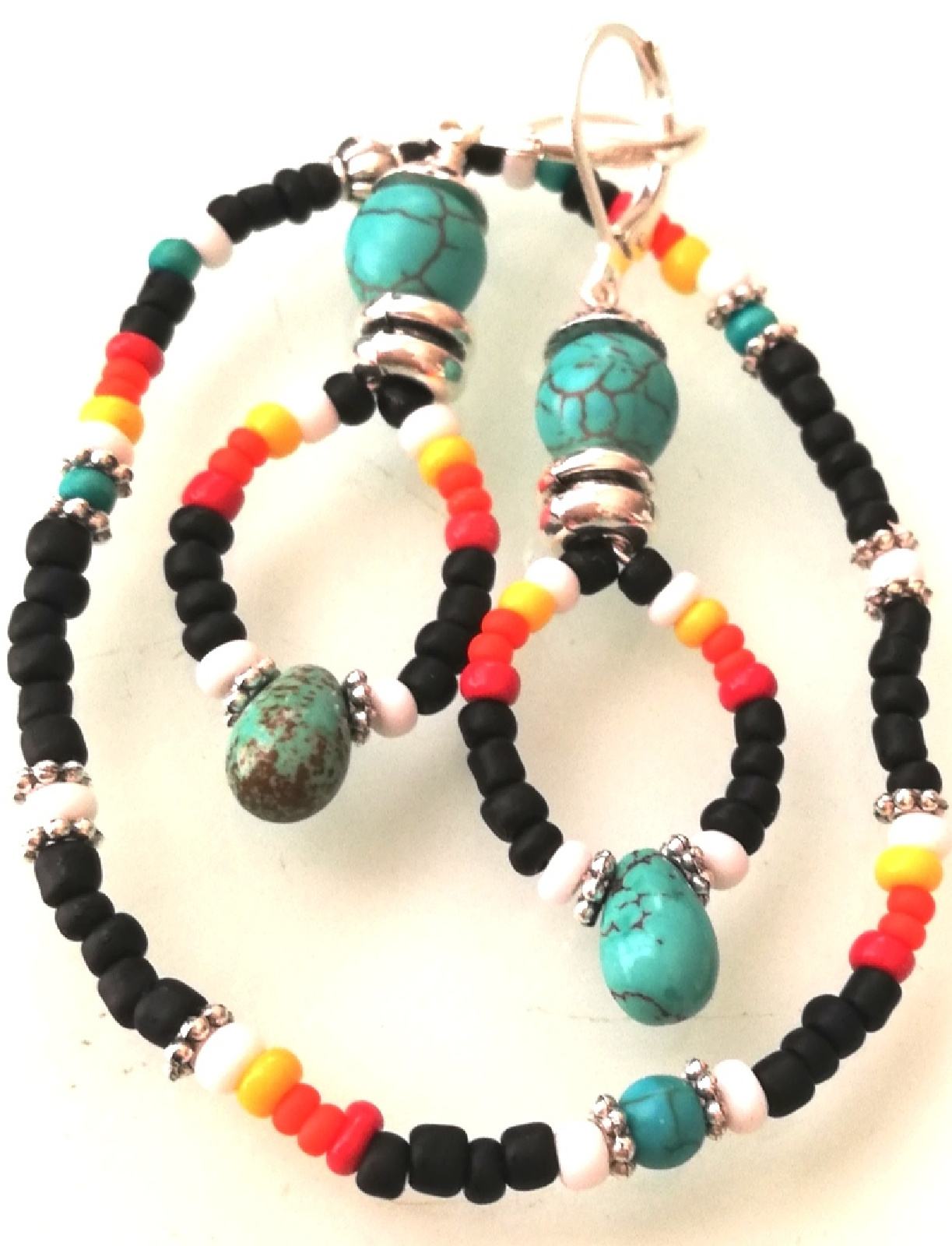 naušnice i narukvica