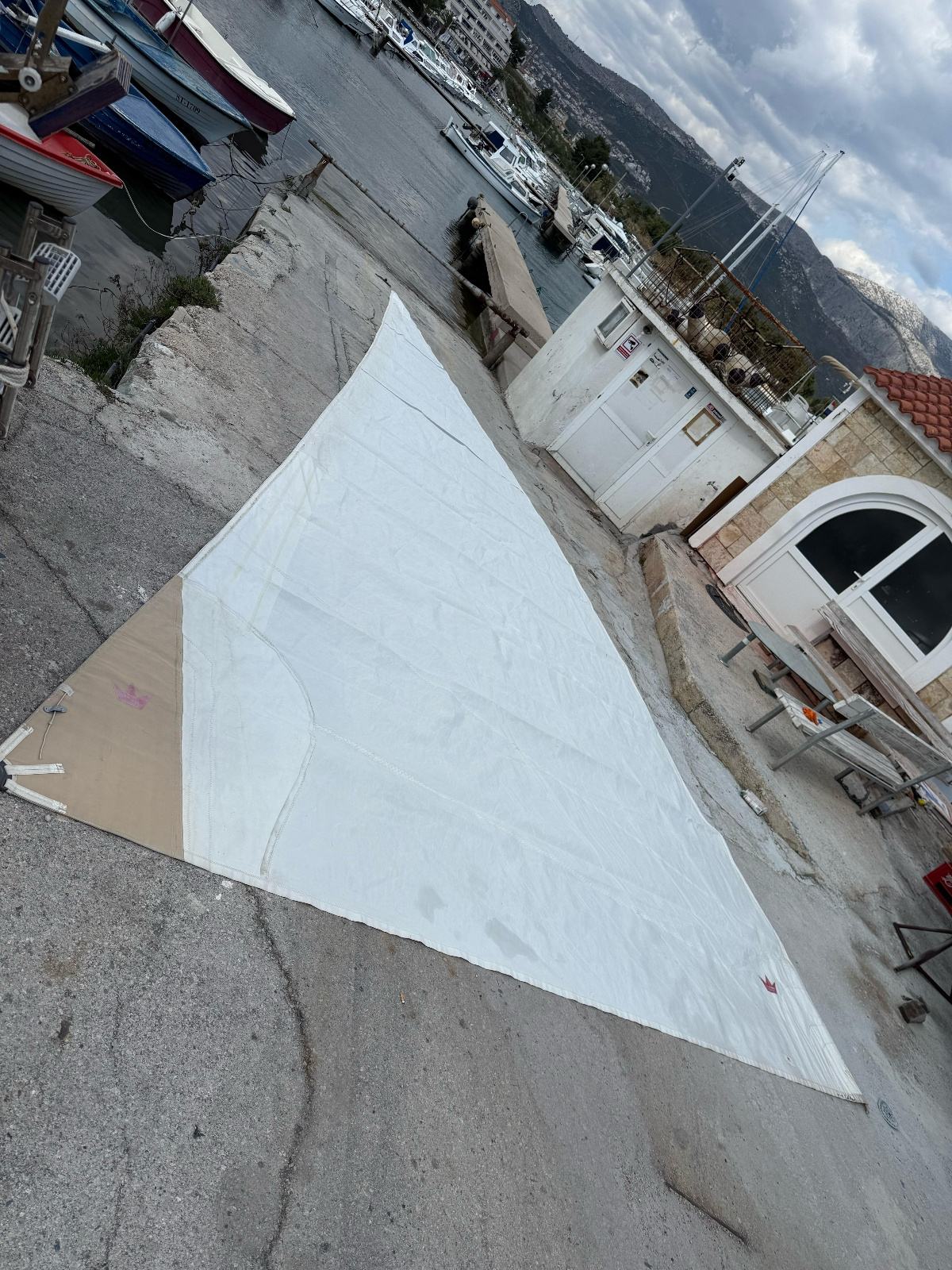 Gavno jedro za 33-35 stope