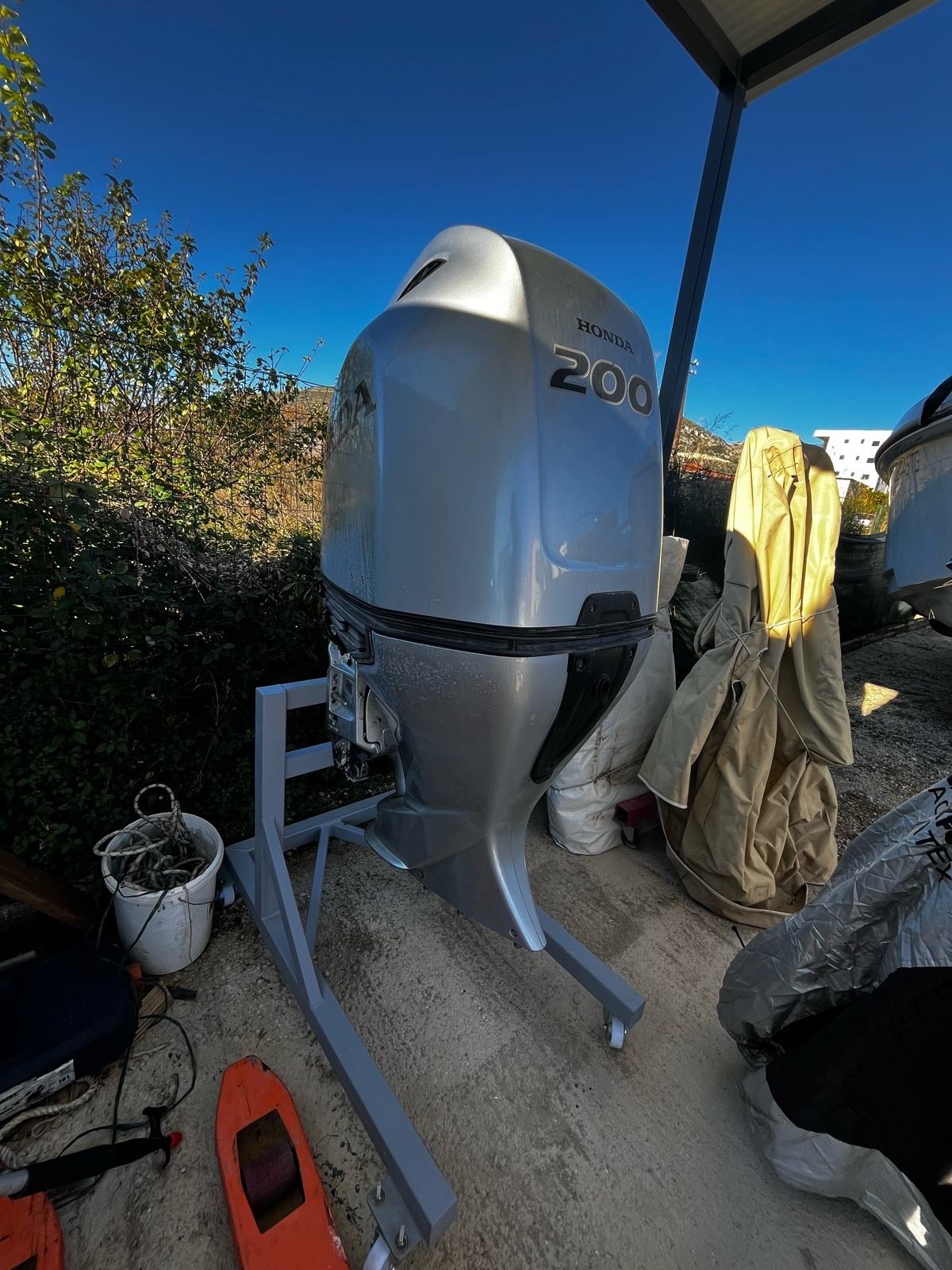 Nosac vanbrodskog motora