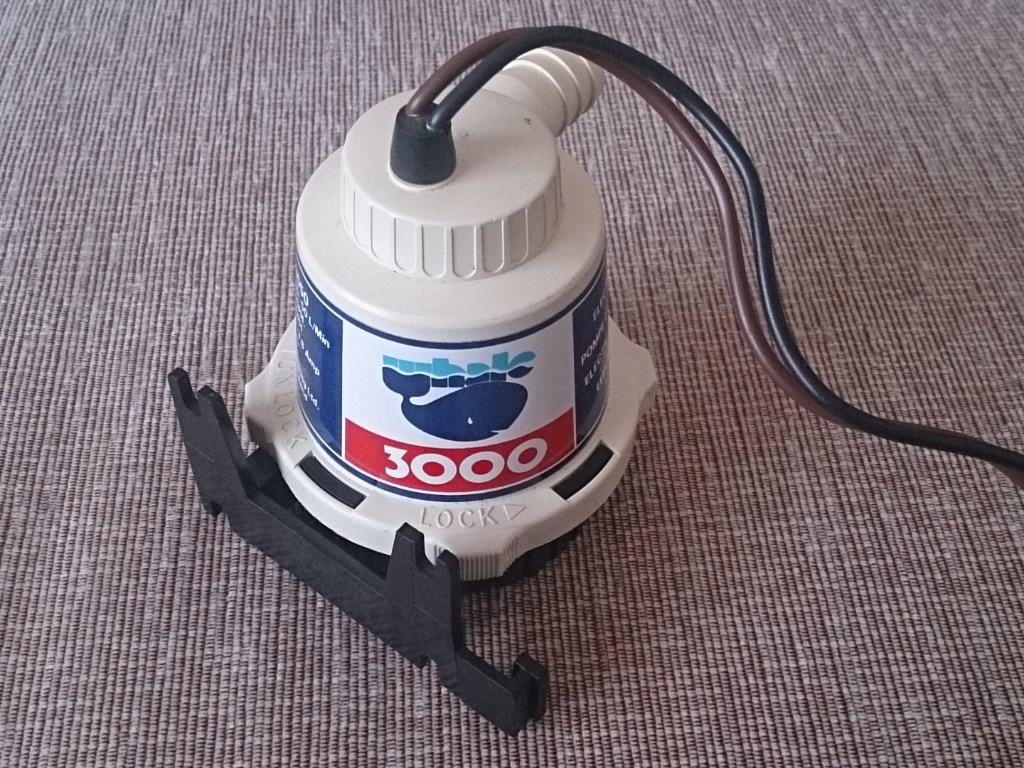 Potopna pumpa za vodu 12V 50L/h