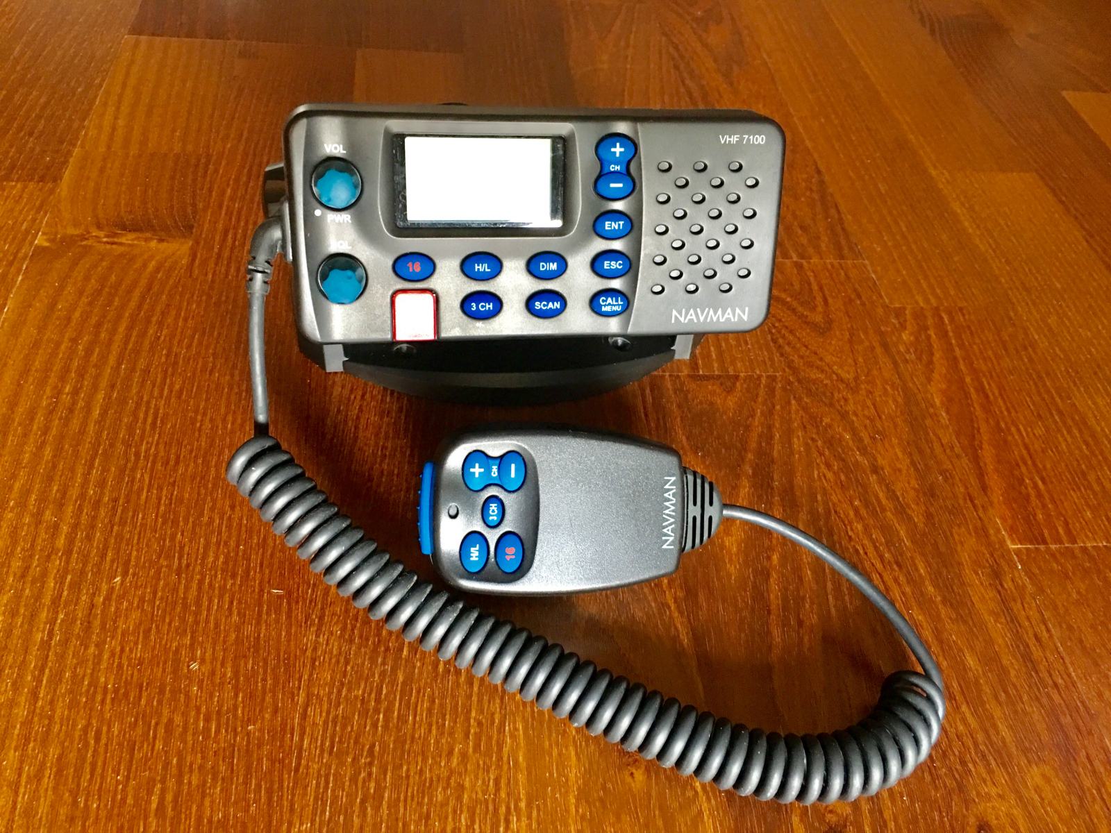 NAVMAN 7100 EU VHF radio stanica