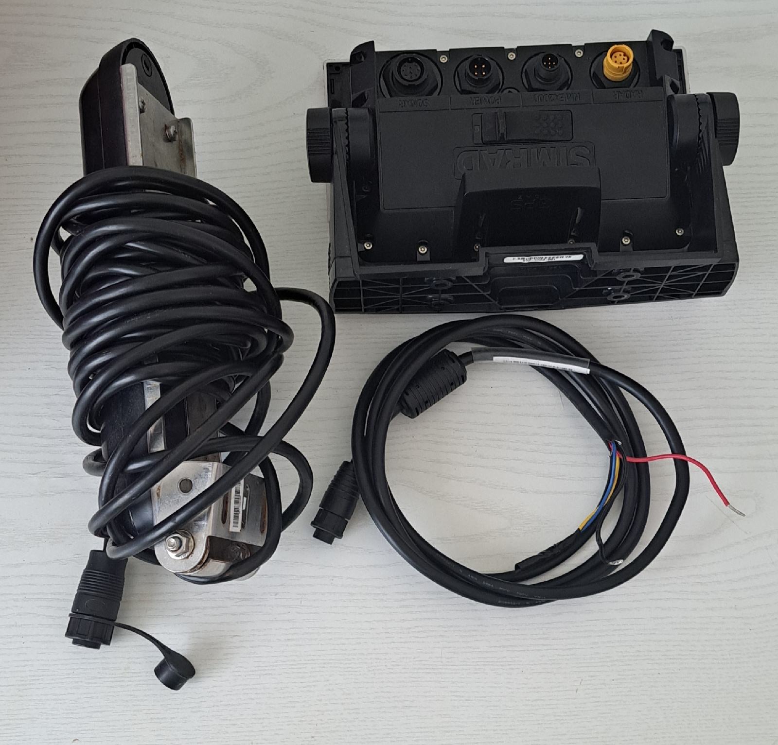 Simrad GO7 XSR plus transducer