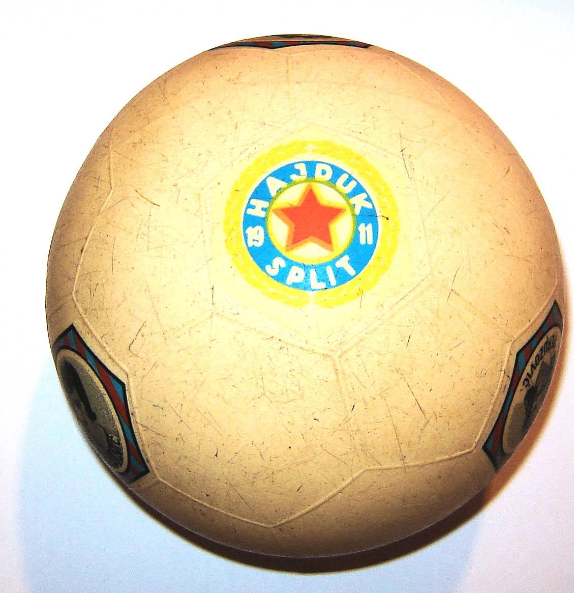 Hajduk Split Lopta Jugopastika grb sa zvijezdom Katalinić Peruzović