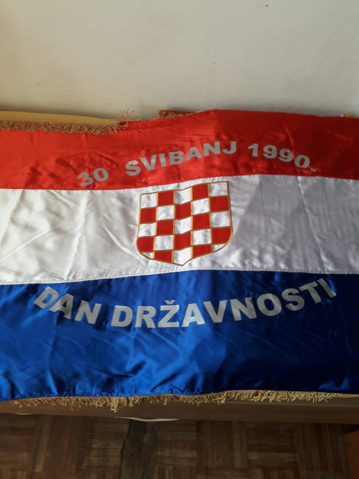 hrvatska zastava-bijelo polje-30 svibanj