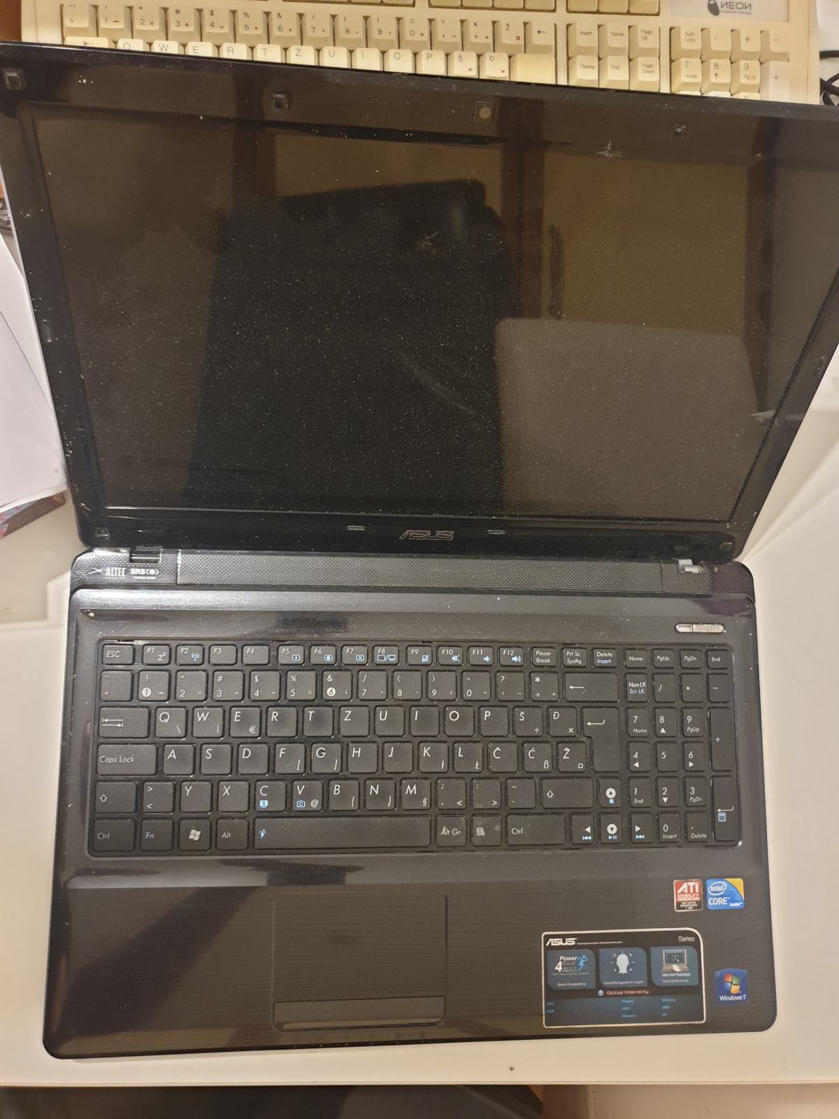 Asus A52J