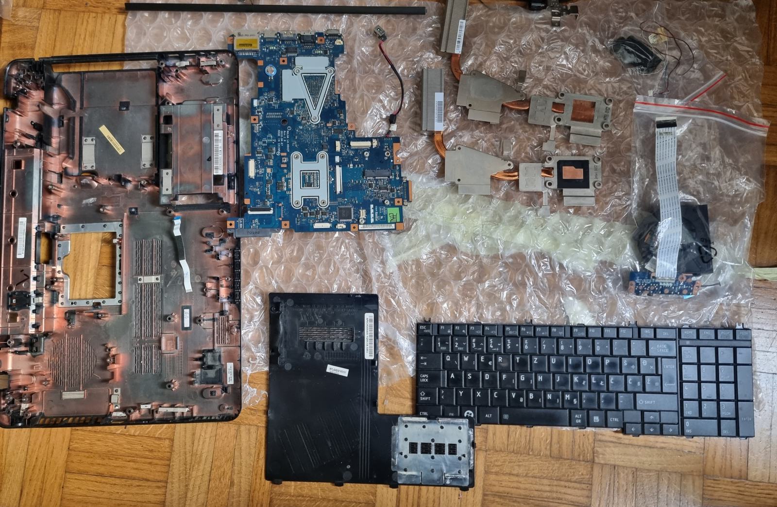 Toshiba L670 dijelovi