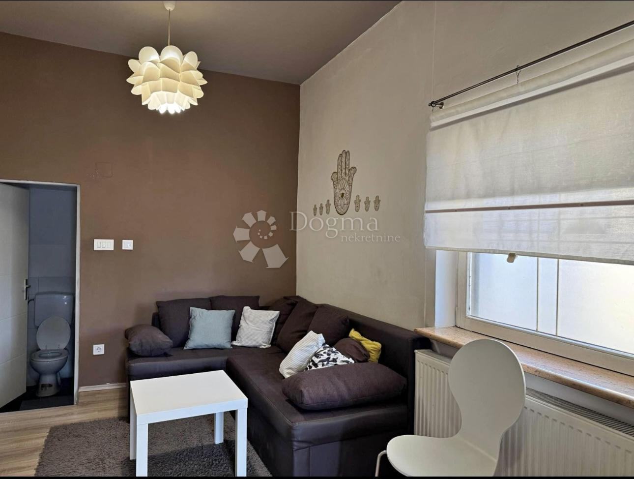 2 KUĆE - 7 STAMBENIH JEDINICA - TOP PRILIKA (prodaja)