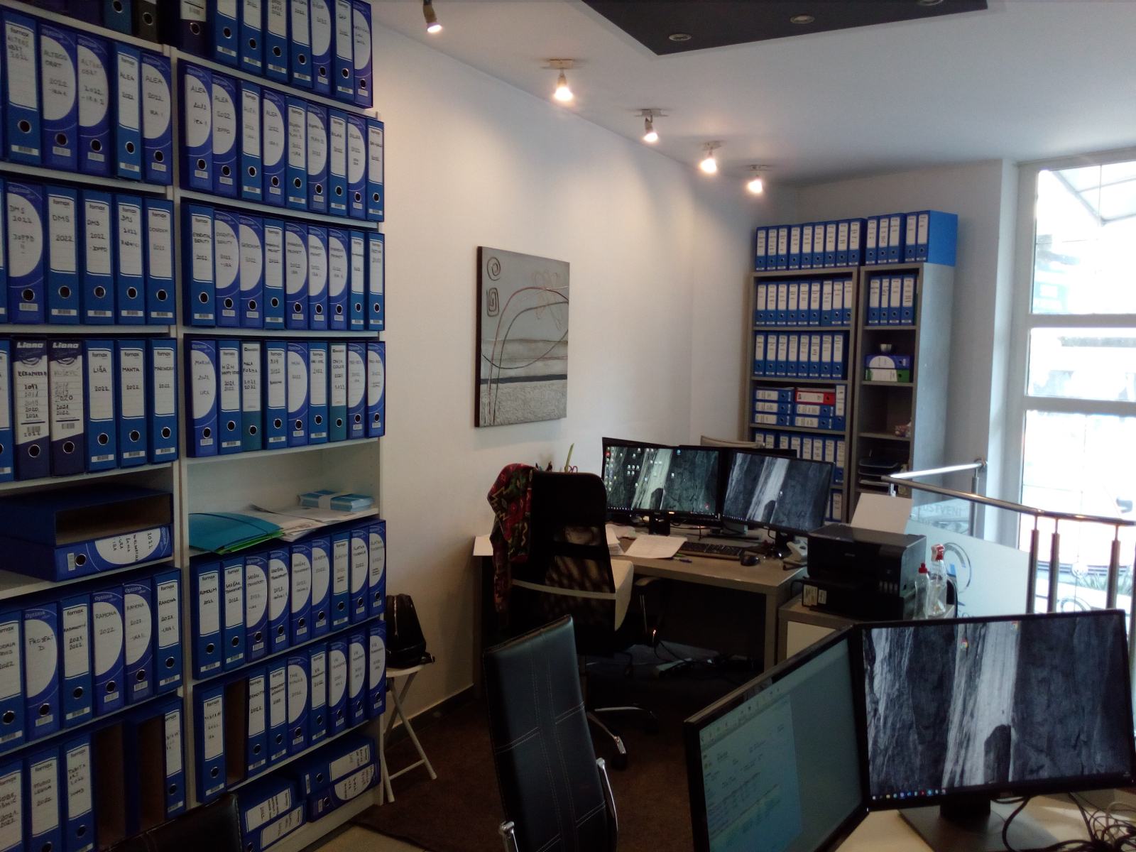 2.200 KN S REŽIJAMA!! URED ZA ZAKUP U CENTRU!! 45M2!! (iznajmljivanje)