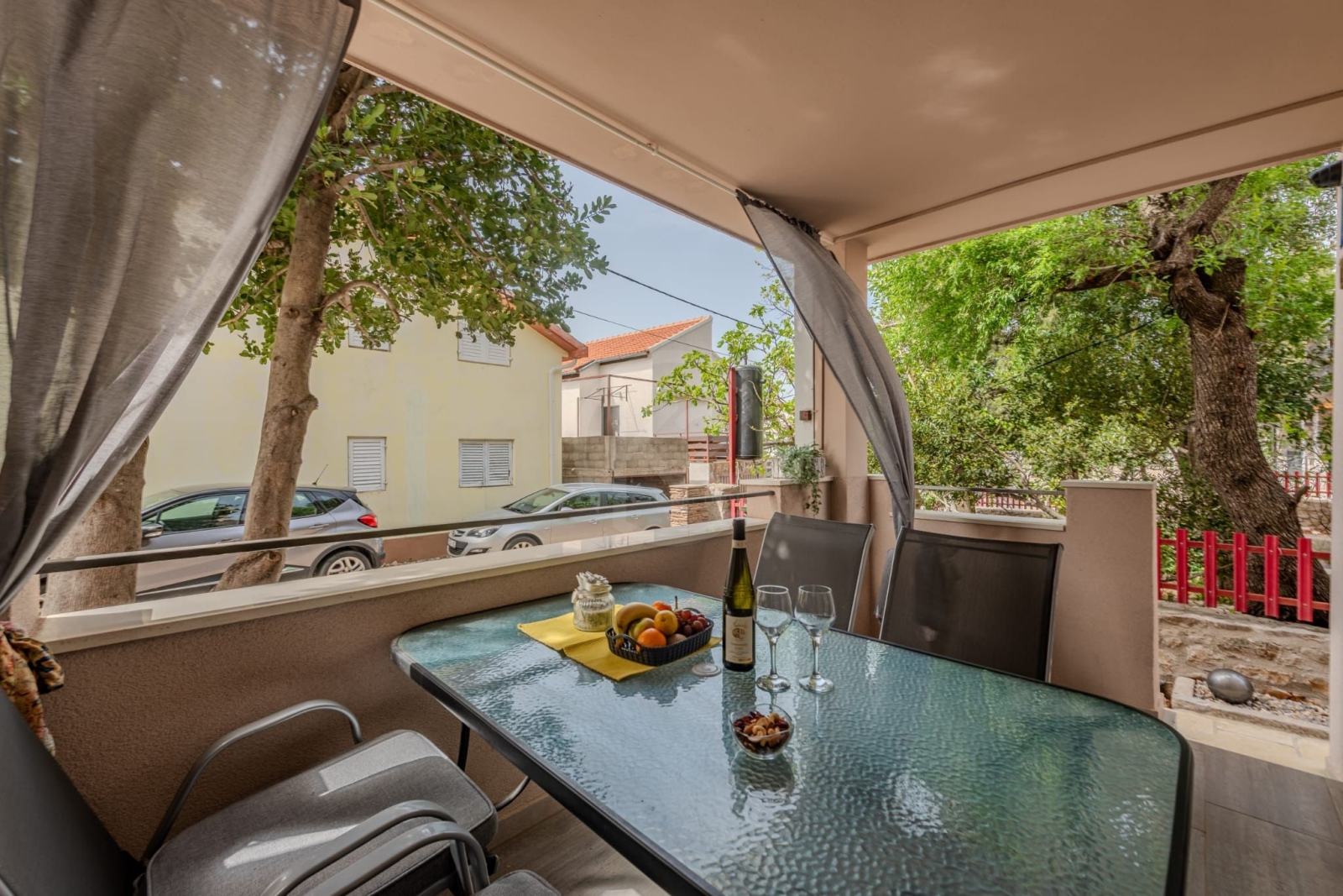 3 apartmana ukupno 87 m2, Ribarica, Karlobag (prodaja)