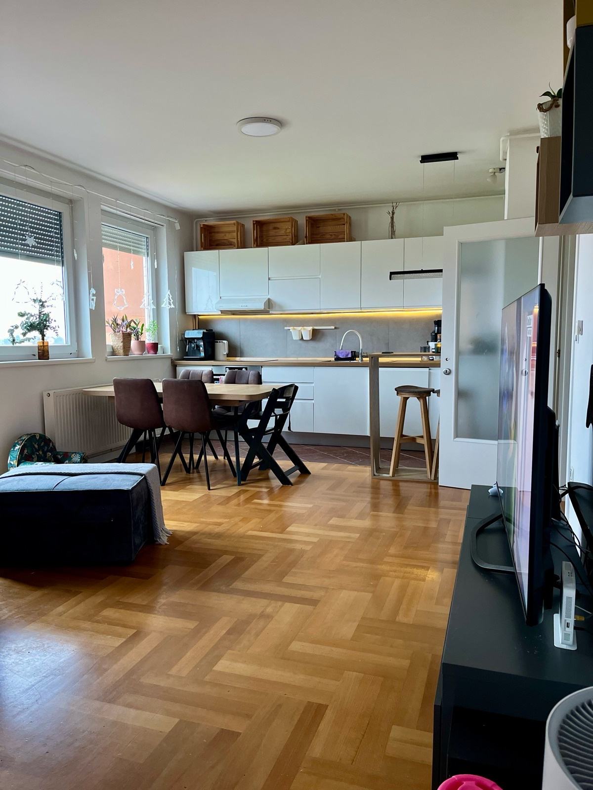 3-soban stan, 72m2, 2625€/m2, GP mjesto, spremište, potpuno namješten ...