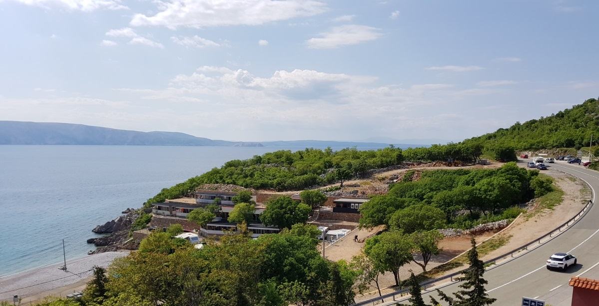 AUTO KAMP, 5500 m2, 50 M OD MORA, UHODAN POSAO