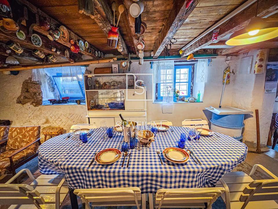 BAKAR, TRADICIONALNA PRIMORSKA KUĆA NA SAMO 20m OD MORA (prodaja)