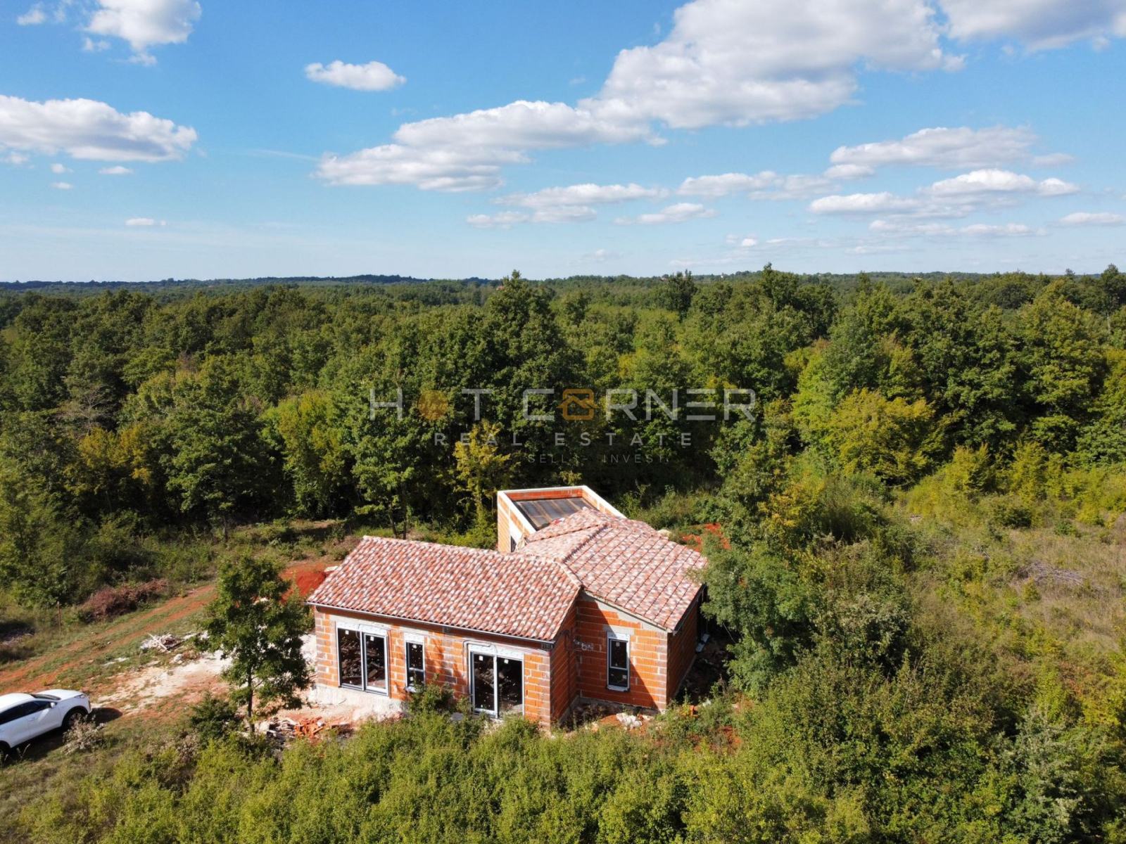 Barban, Istra - 145m2 prizemnica sa uređenom park šumom (prodaja)