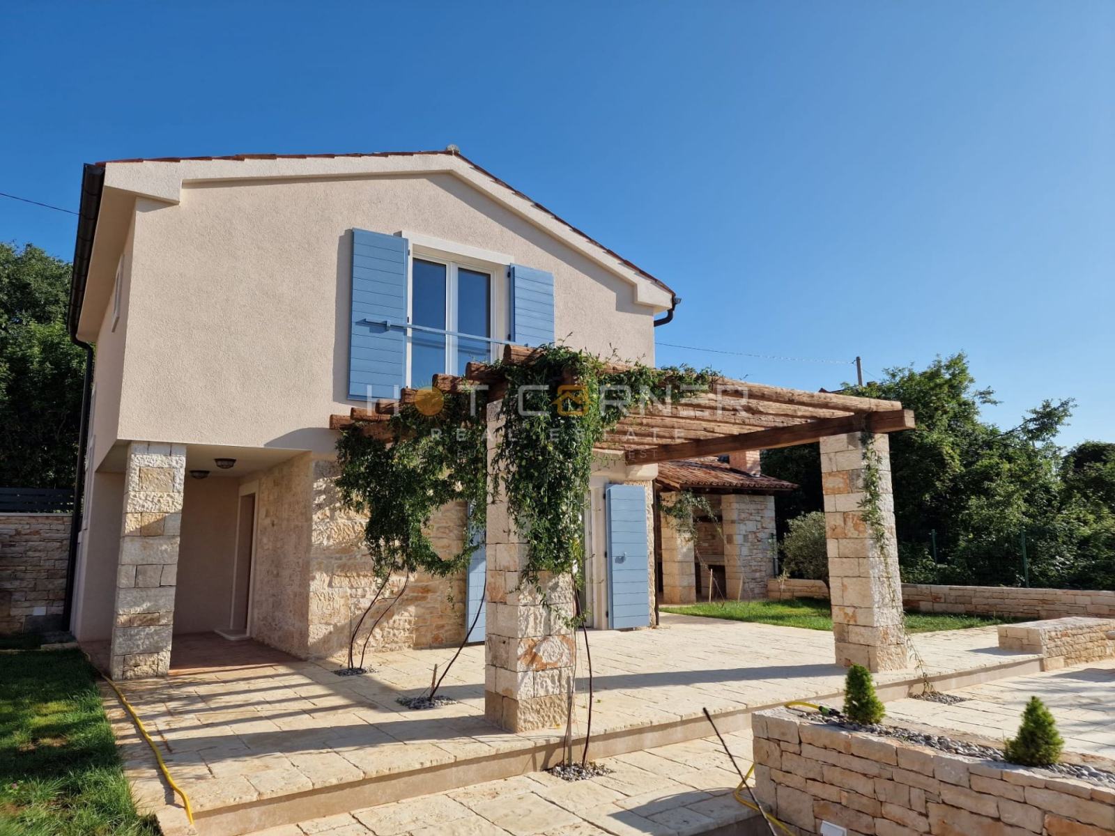 Barban, Istra - Čarobna kamena kuća s pogledom na prirodu (prodaja)