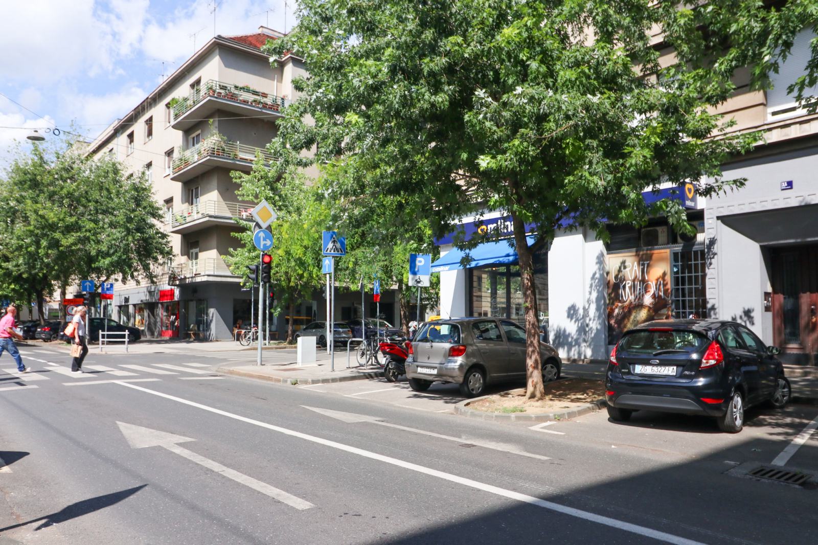 CENTAR, BAUEROVA, TOP 3-SOBAN STAN***BEZ PROVIZIJE!*** (iznajmljivanje)