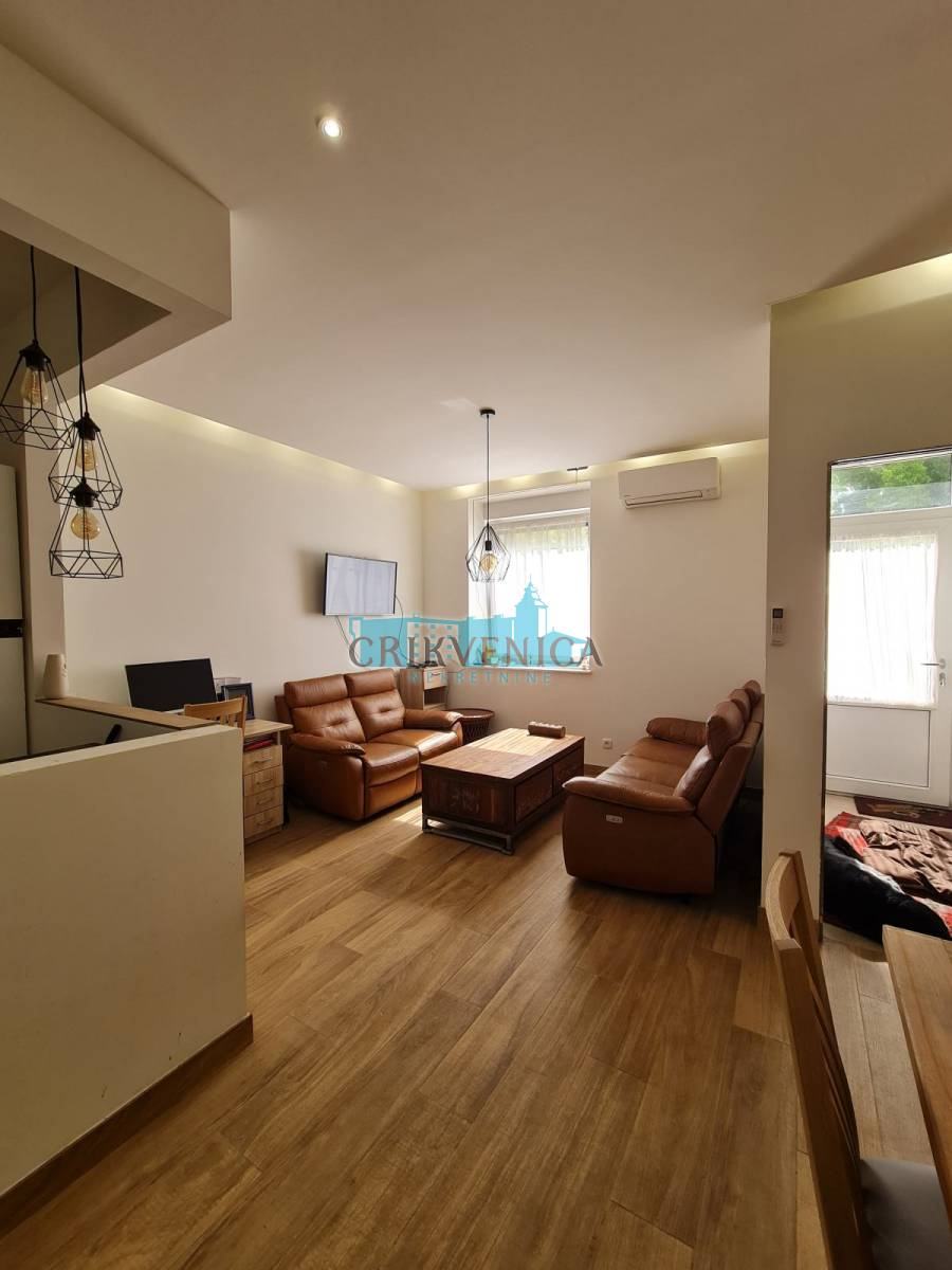 CENTAR CRIKVENICE - stan 70m2 (prodaja)