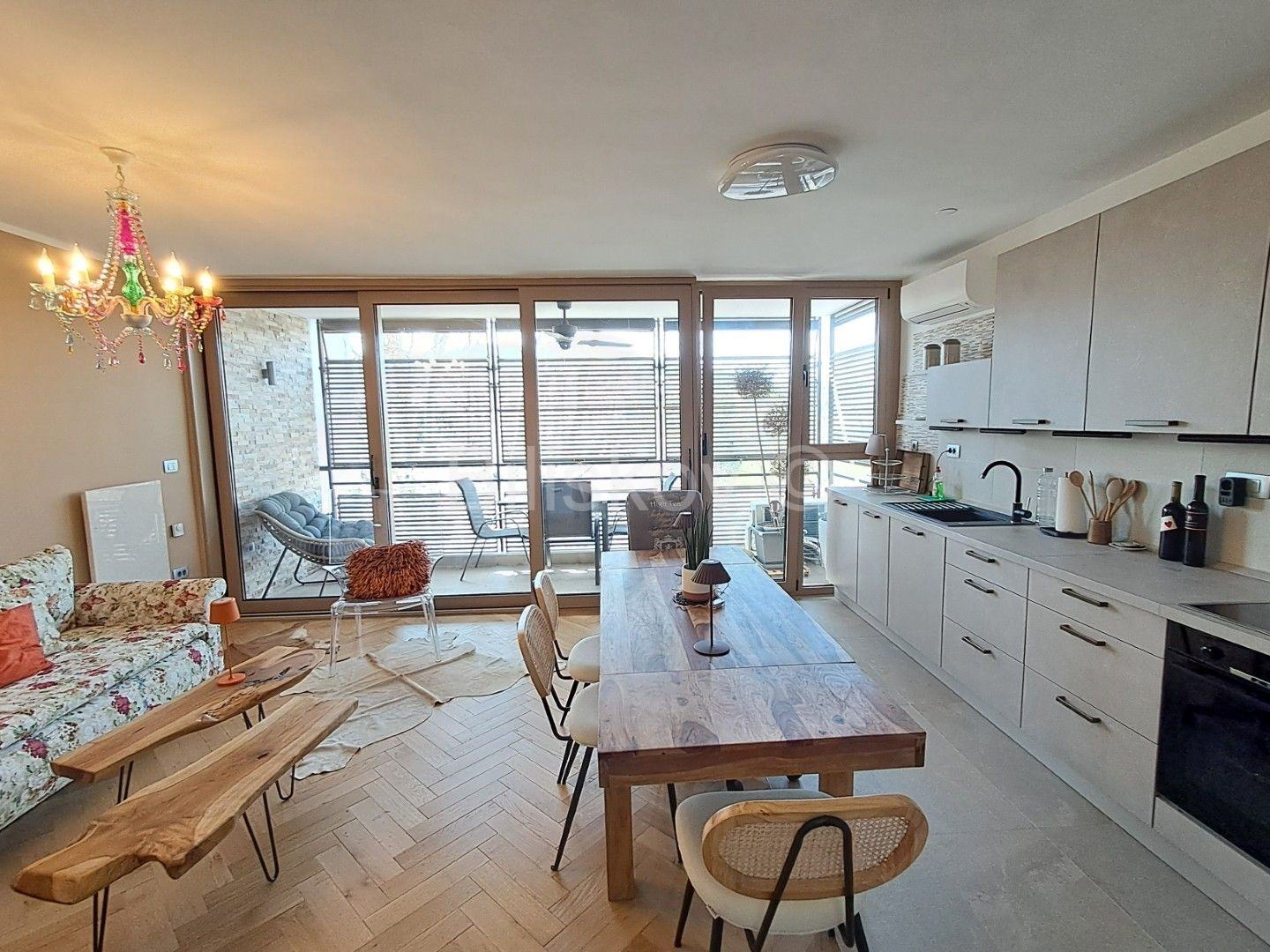 Centar grada Split, najam 1 soba (iznajmljivanje)