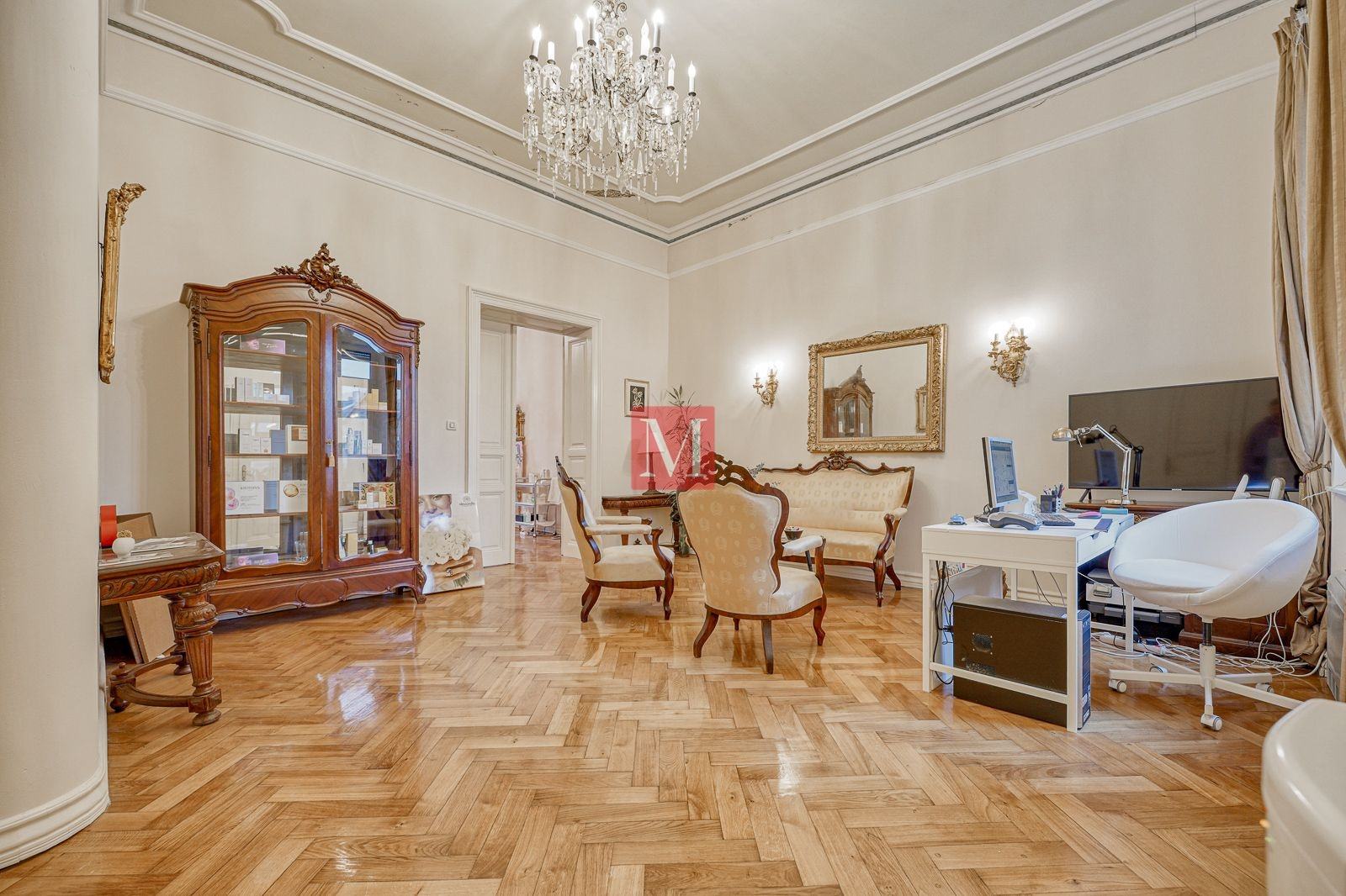 Centar-prekrasan 7s građanski stan 274m2 u blizini Britanskog trga ...