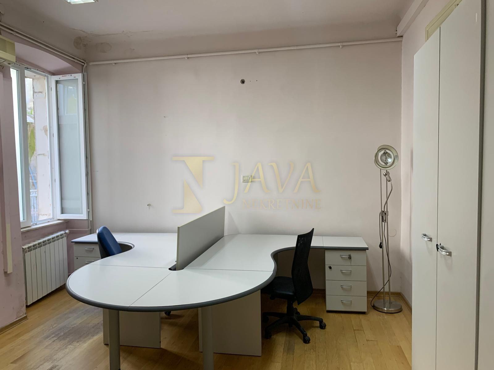 Centar/Rijeka, Ured na Korzu, 20 m2 (iznajmljivanje)