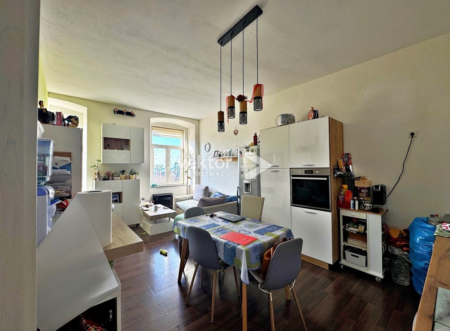 Centar, ugodan stan svega par koraka od Korza (prodaja)