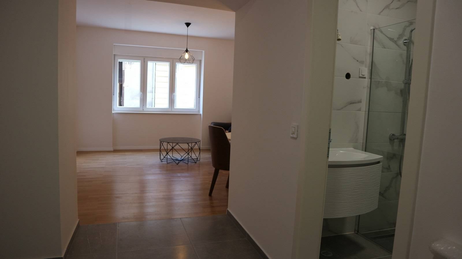 Centar, Nova Ves, 44 m2 novouređen poslovni prostor (prodaja)