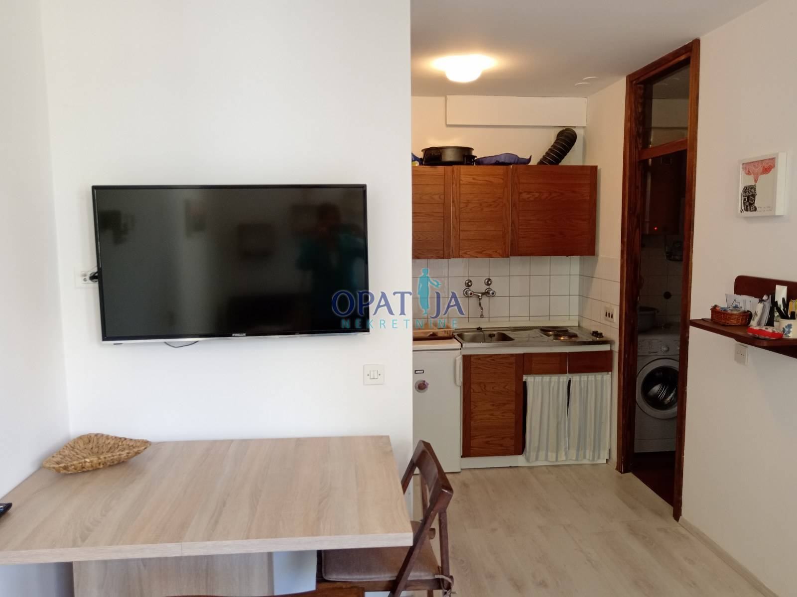 Červar Porat, apartman 40m2 na 1. katu! (prodaja)