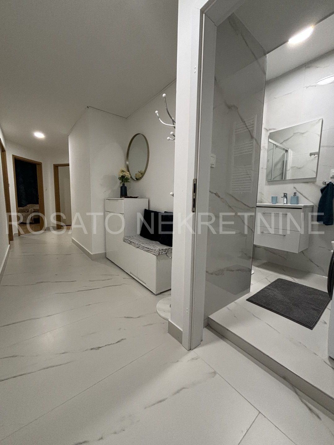 Četverosoban stan 70 m2, Vrbik (prodaja)