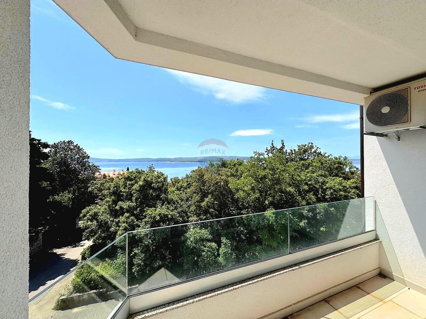 Crikvenica- stan na 1.katu sa parkingom i pogledom na more (prodaja)