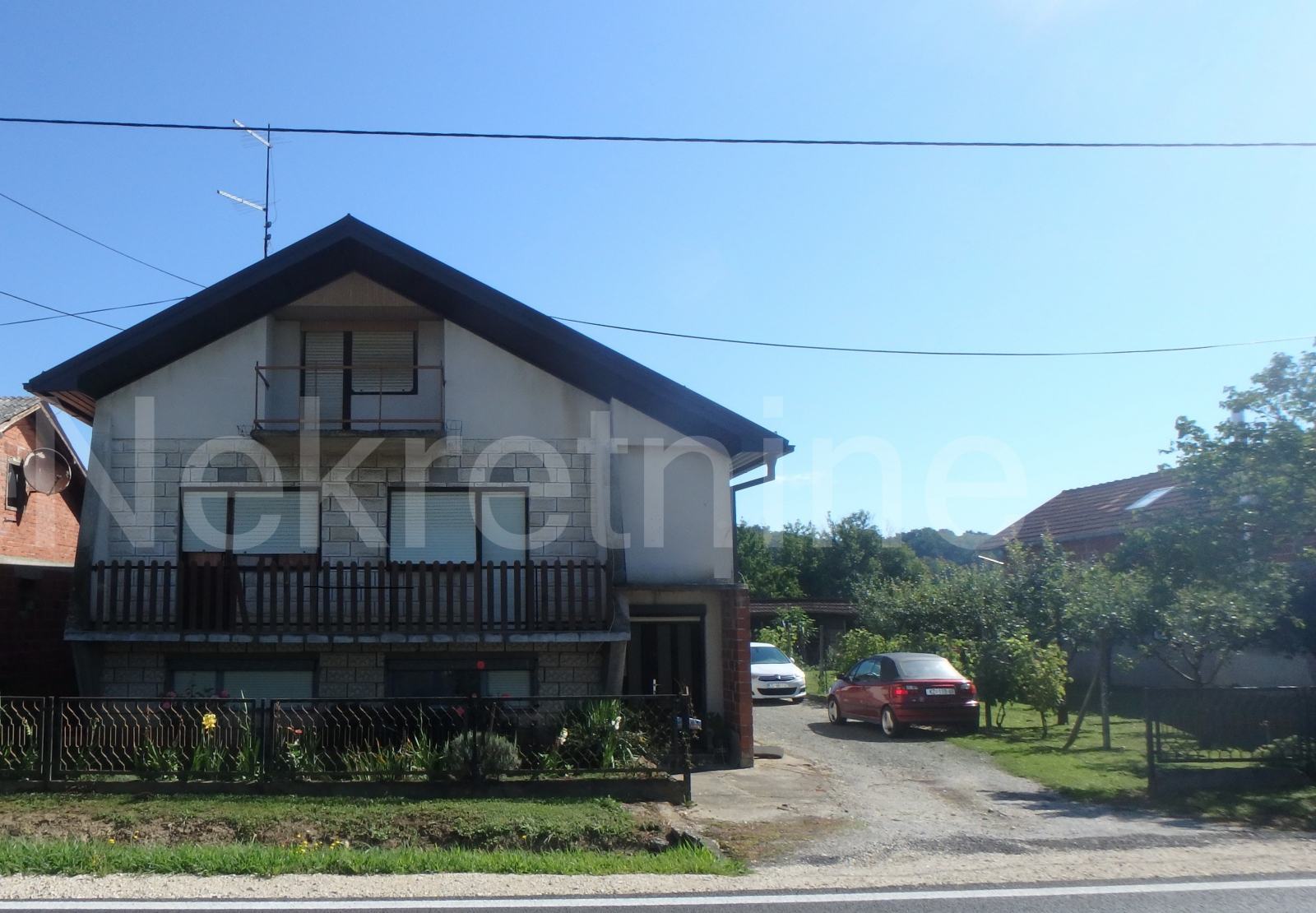 CUBINEC, kuća, poslovni prostor, gosodarska zgrada, okućnica 1200m2 ...