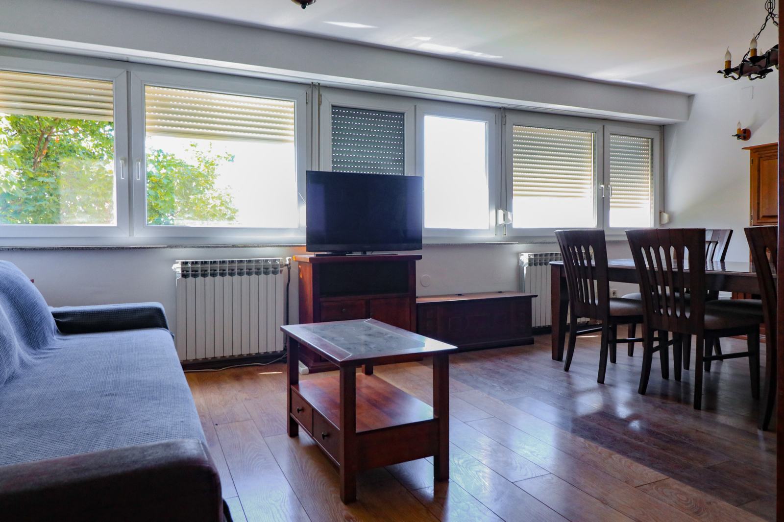 DONJI GRAD, KOMFORAN 2-SOBAN STAN***BEZ PROVIZIJE!*** (iznajmljivanje)