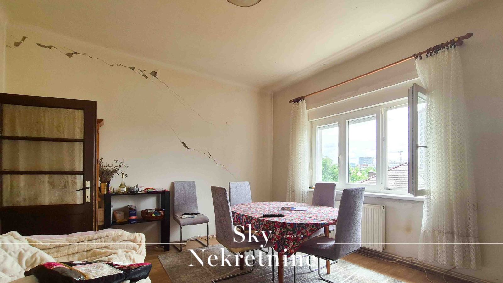 DONJI GRAD, trosoban stan, odlična lokacija (prodaja)