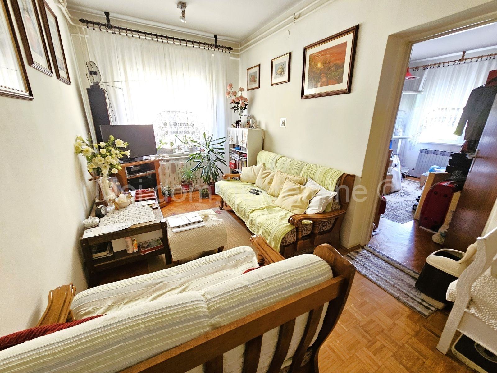 Dubec, kuća katnica s balkonima i vrtom veličine 133m2, garaža, 142m2 ...