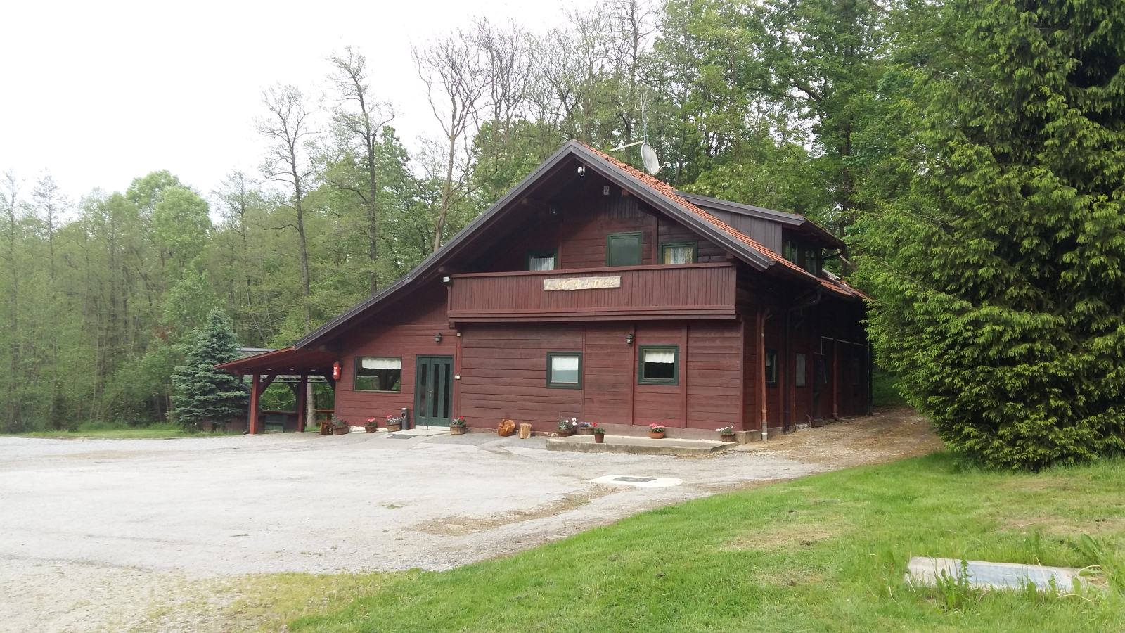 KUĆA ZA ODMOR + SOBE(REST.+SOBE),80 m2 +80 m2 +NATKR. TERASA ...