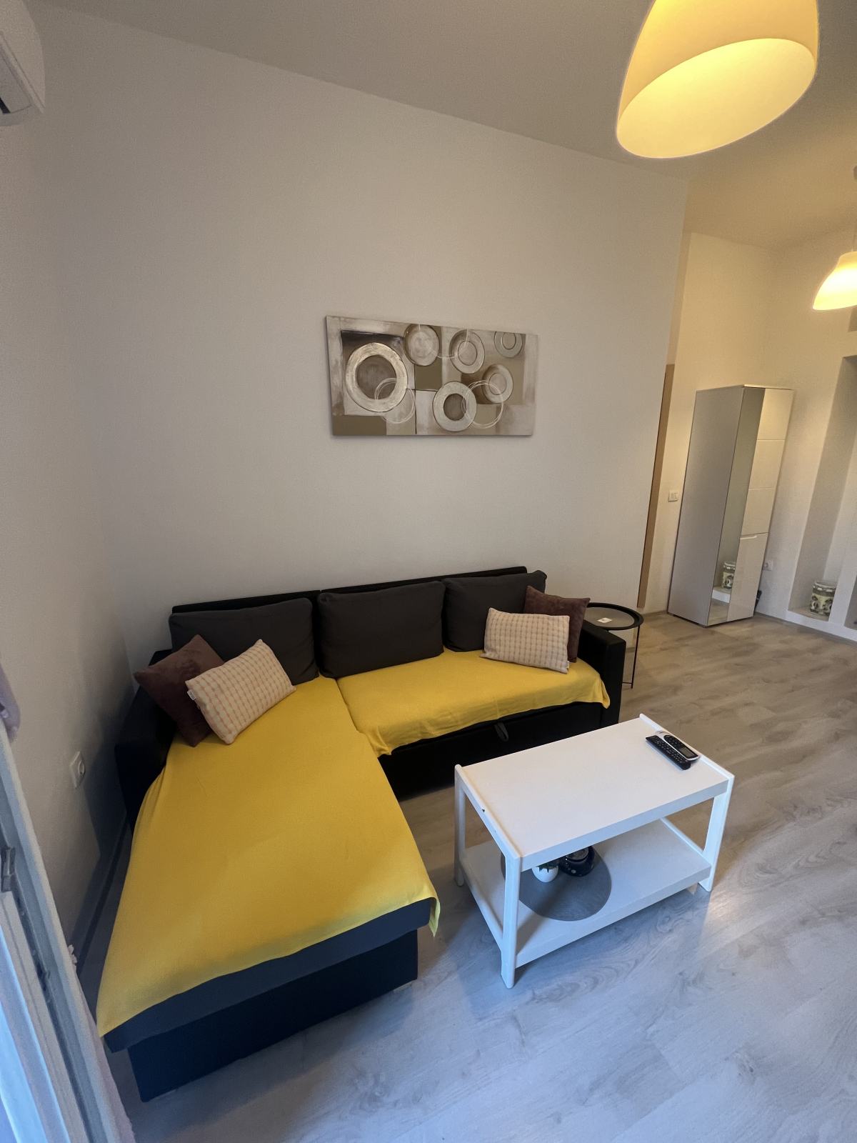 DVA JEDNOSOBNA STANA!!! VERUDA!!! (prodaja)