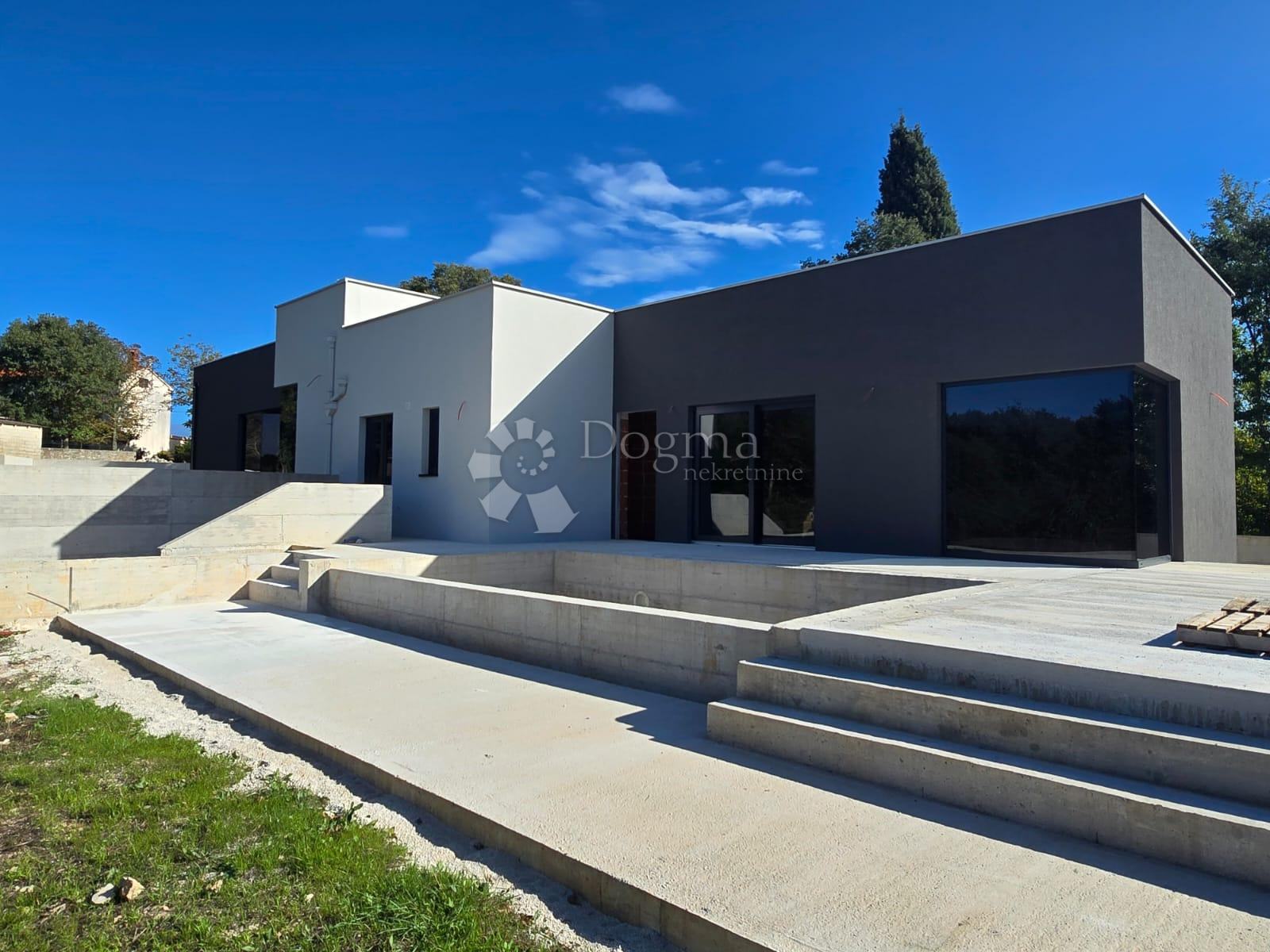 Dvojne kuće sa grijanim bazenima - Barban (prodaja)