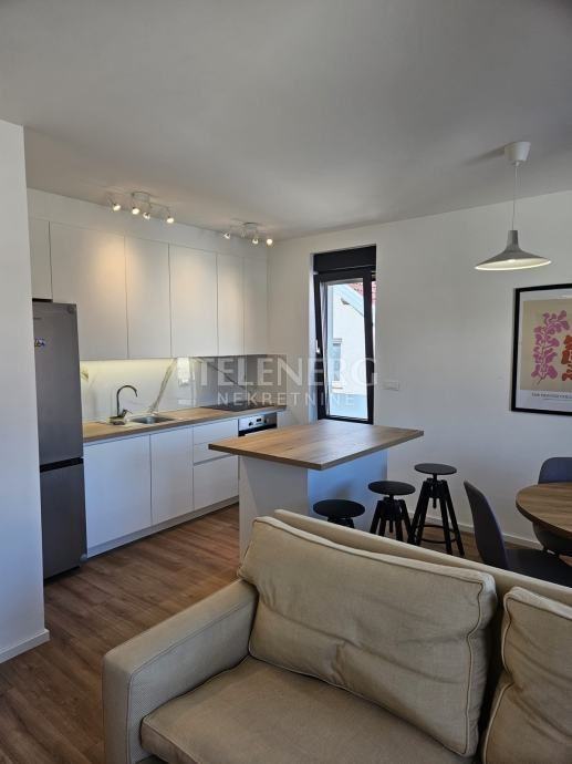 Dvosoban moderan stan s parkirnim mjestom (iznajmljivanje)