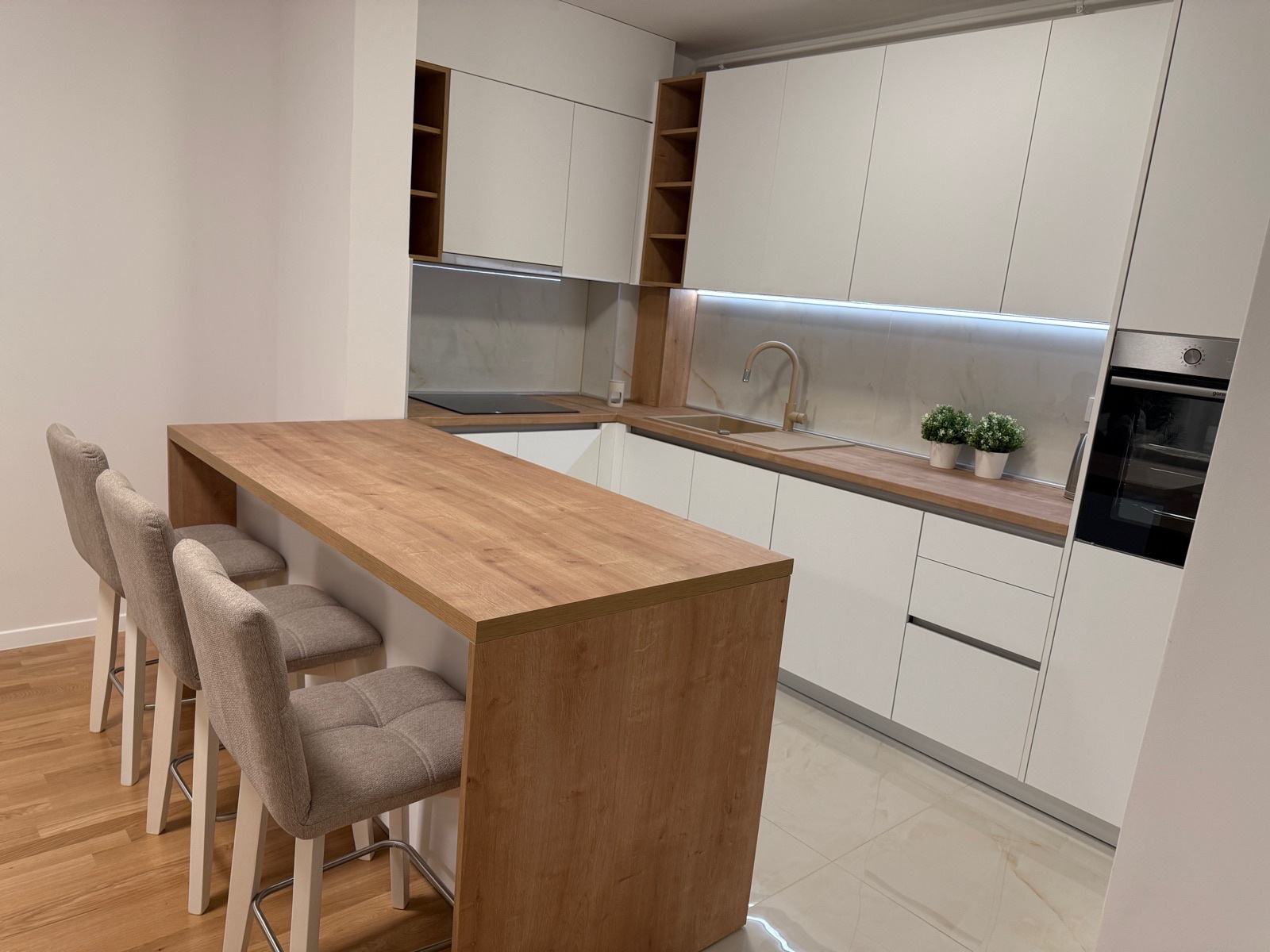 Dvosoban stan 50m2, 2.kat (iznajmljivanje)