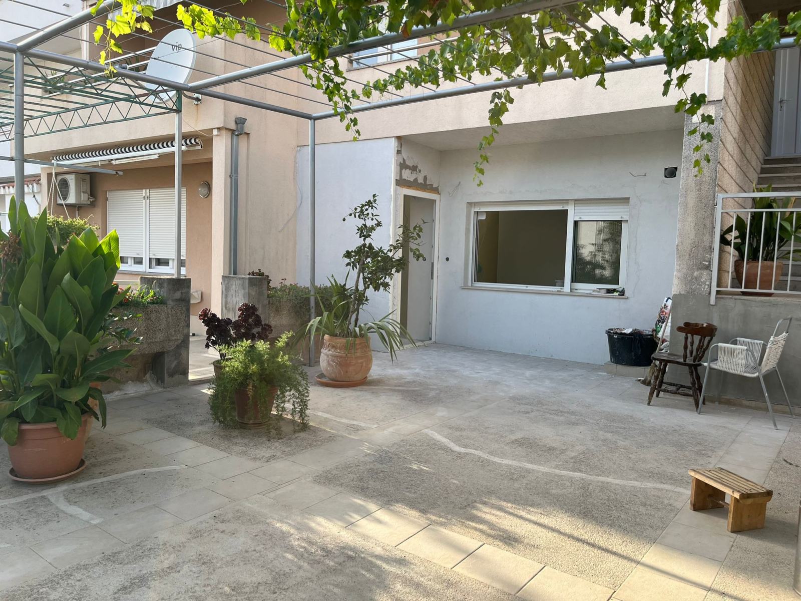 Dvosoban stan 50m2 - potpuno renoviran (iznajmljivanje)