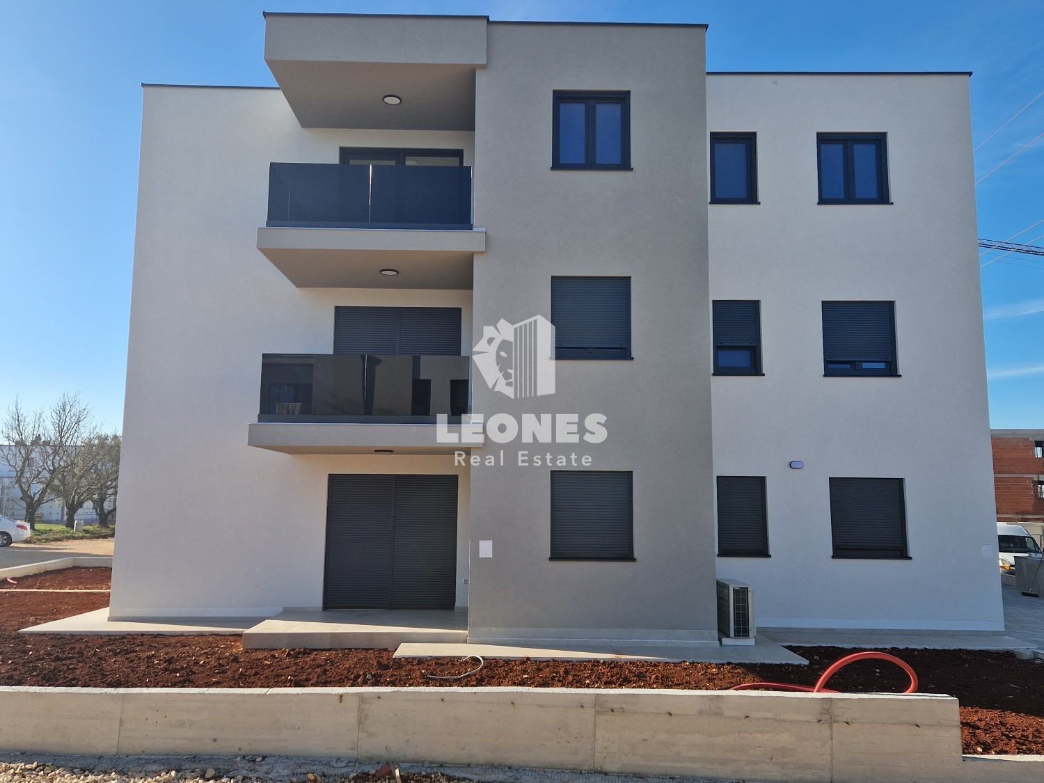 Dvosoban stan u novogradnji u okolici Umaga (prodaja)