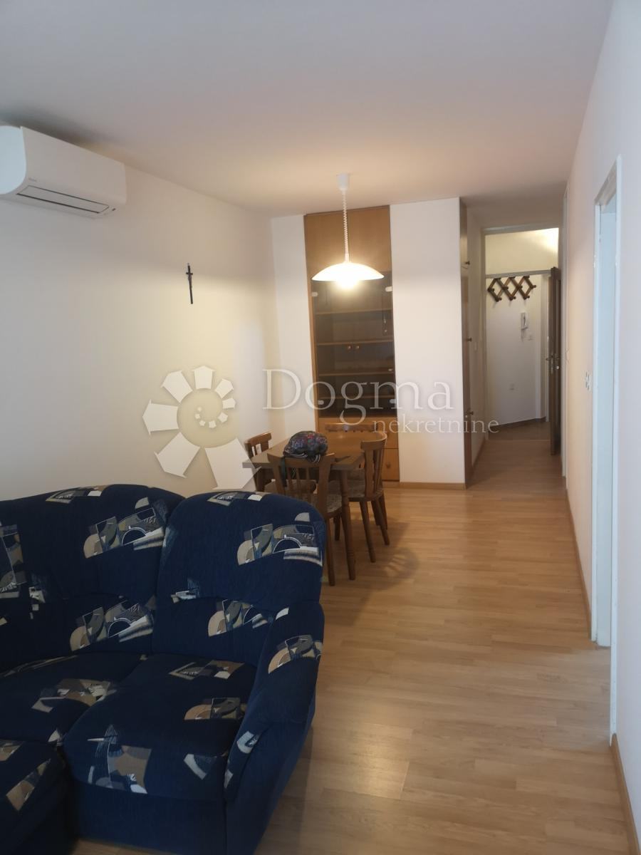 Dvosoban stan odmah useljiv na Rešetraima! (iznajmljivanje)