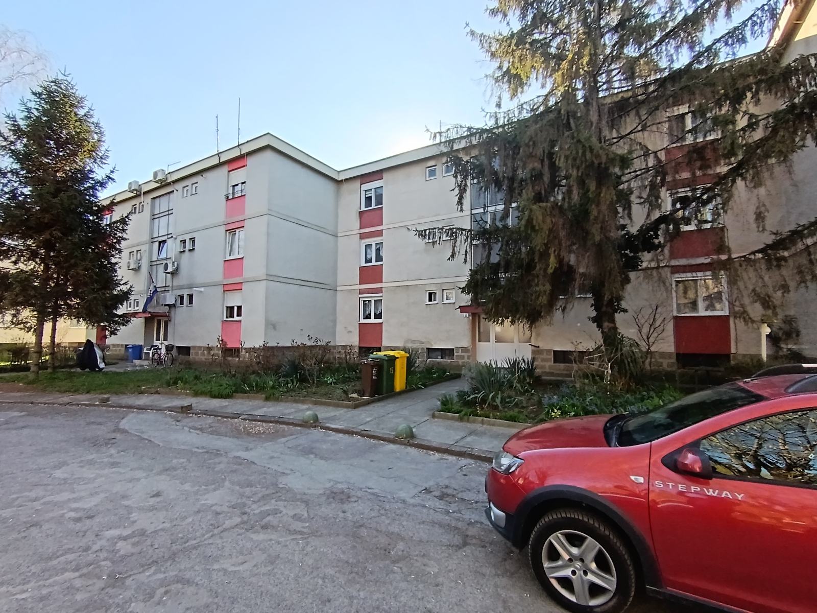 DVOSOBAN STN 54,25m2...PVC stolarija, useljiv...Vij. J. Kozarca (prodaja)