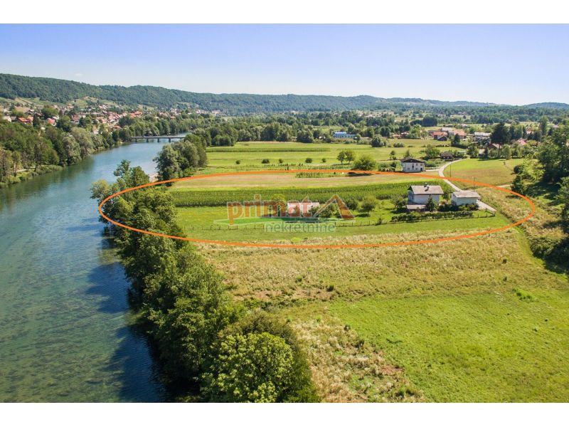 Kuća na obali rijeke Kupe s 4888 m2 ograđene okućnice (prodaja)