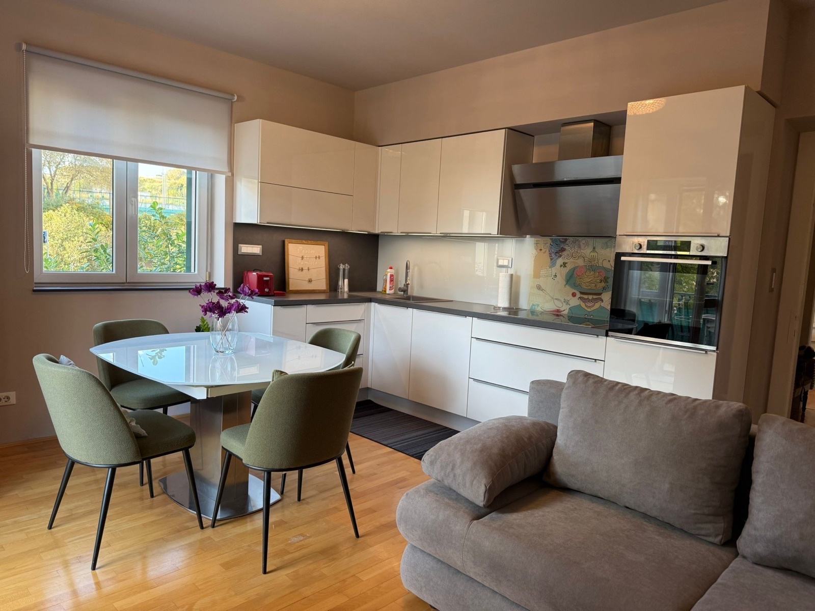 Firule, Split - DVOSOBAN STAN - ODMAH NA DUGOROCNO (iznajmljivanje)