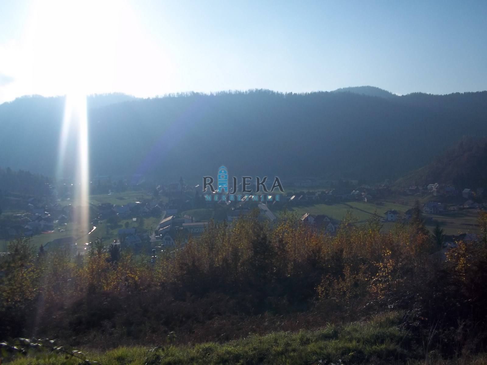 Gerovo, centar, potkrovlje za adaptaciju (prodaja)