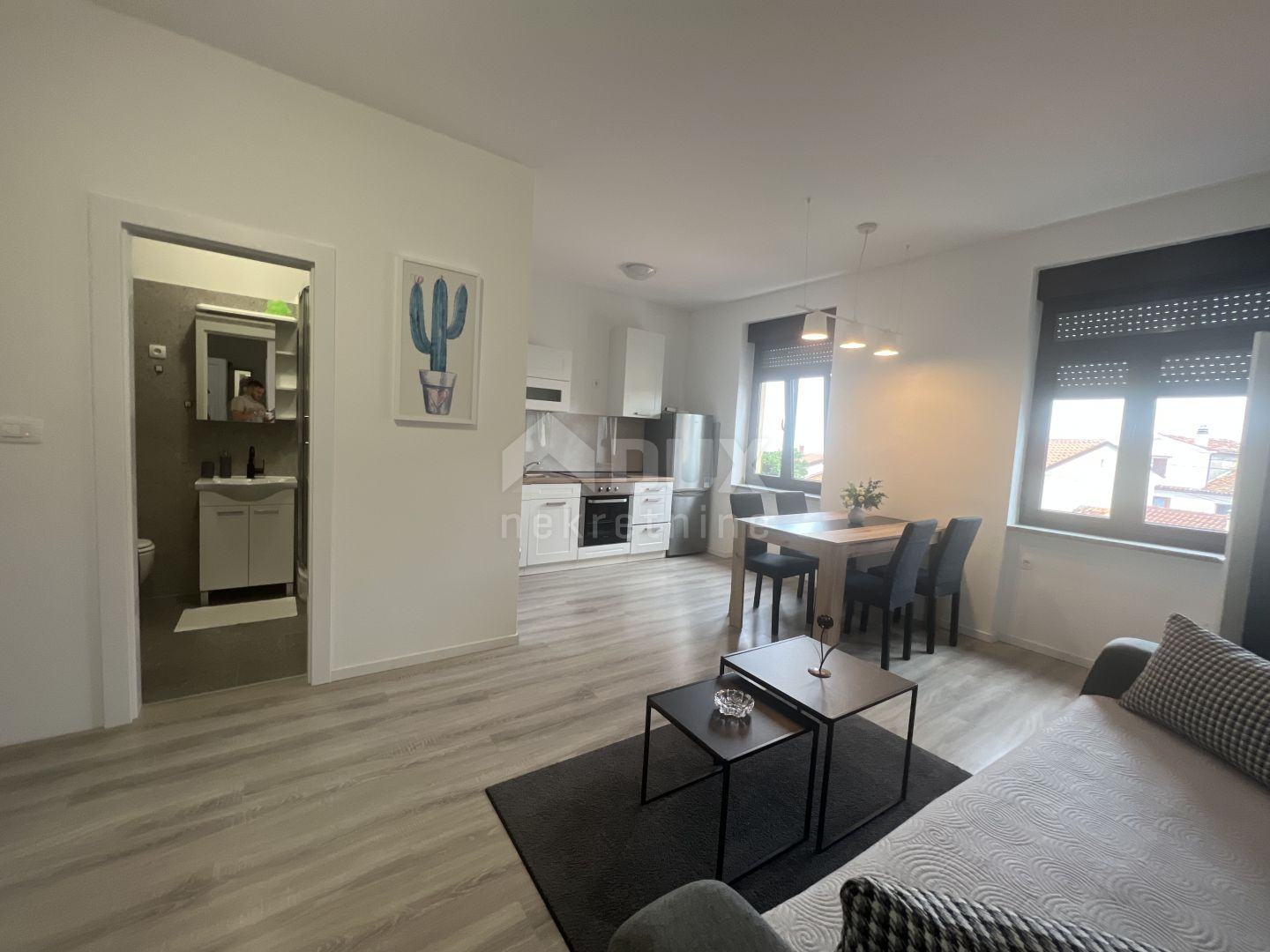 GRAD KASTAV - lijepa etaža zgrade u centru grada Kastva (prodaja)