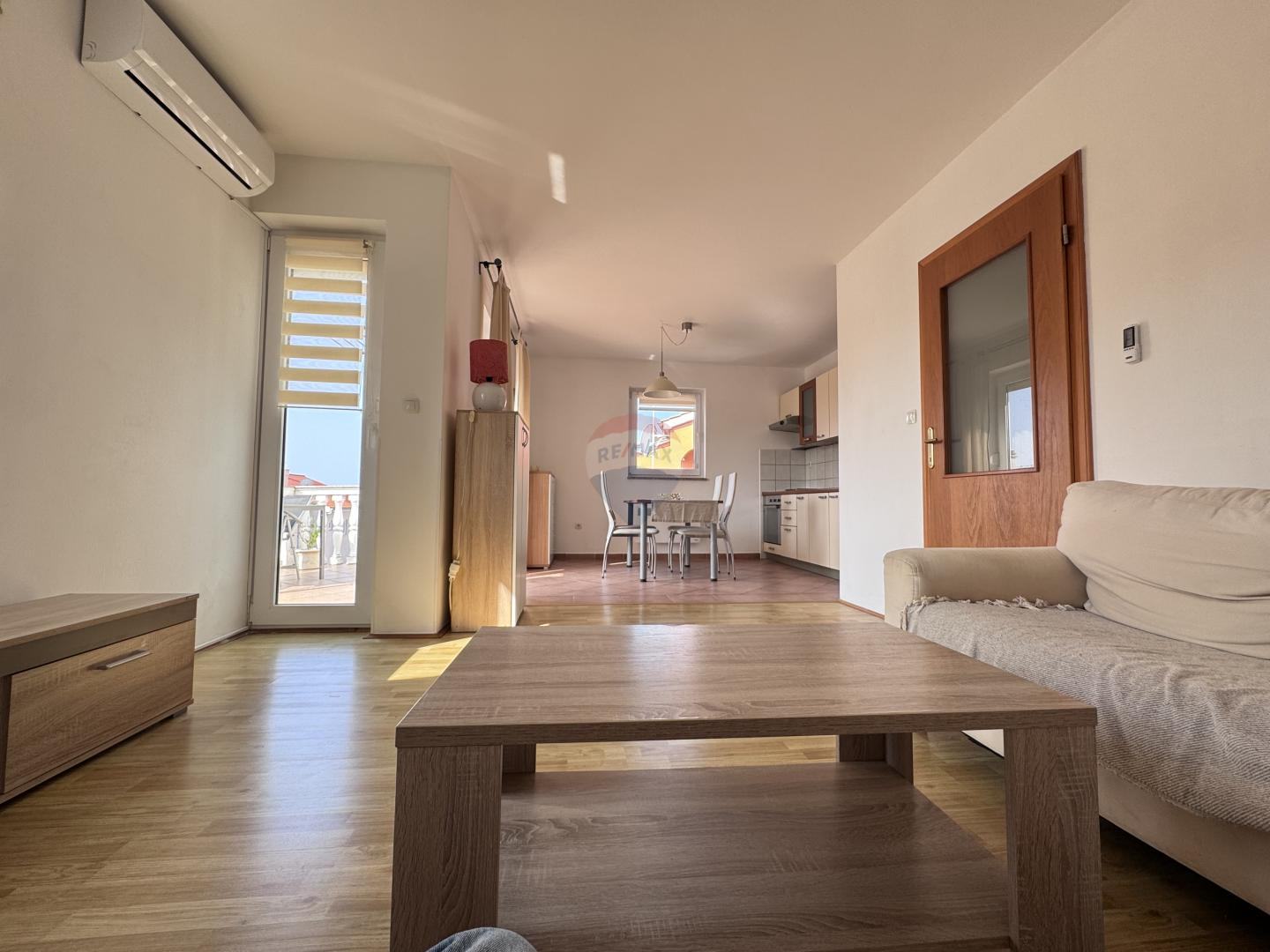 Grad Krk, jednosoban stan na drugom katu (prodaja)