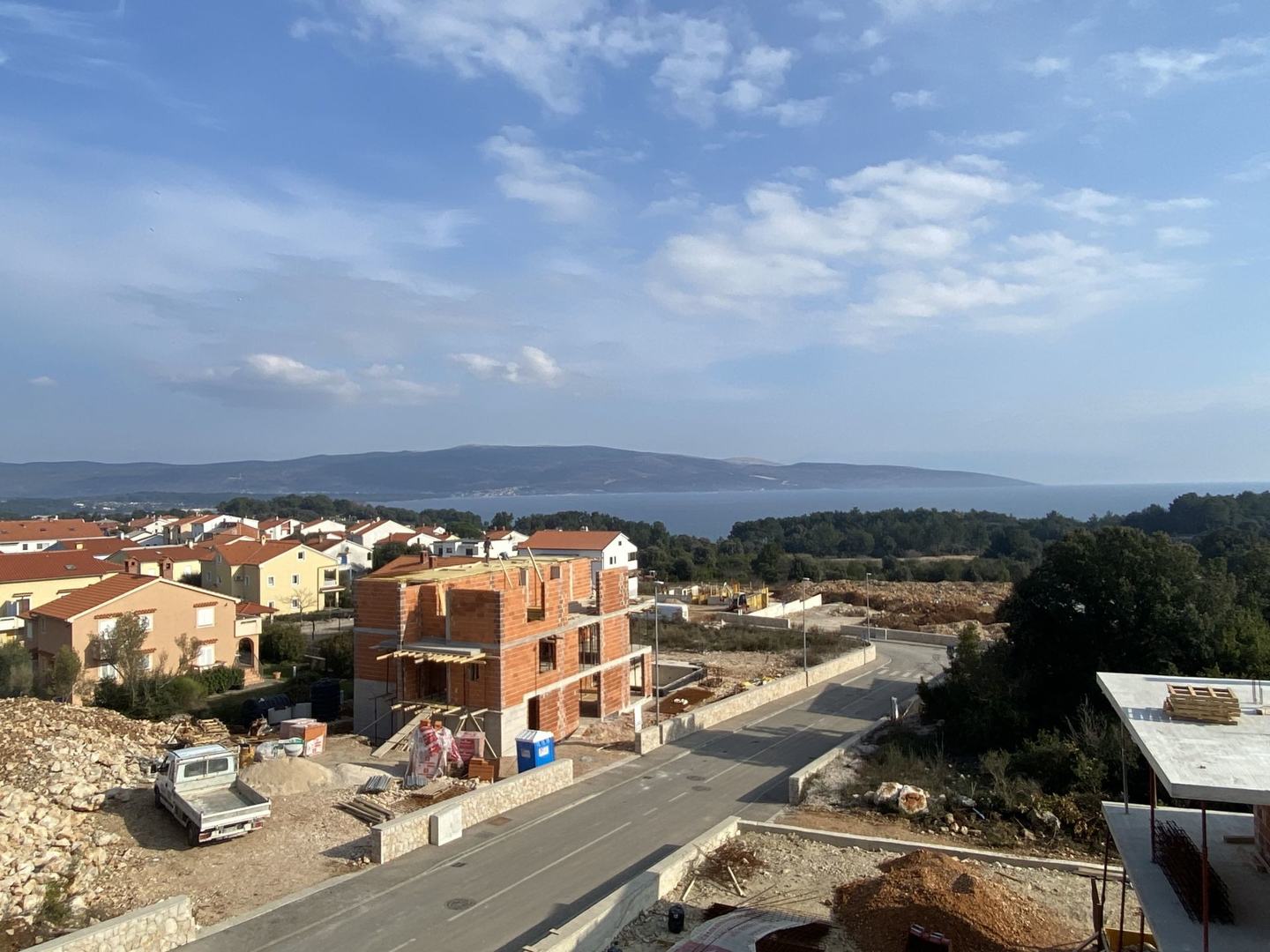 Grad Krk - novogradnja, atraktivan stan (prodaja)