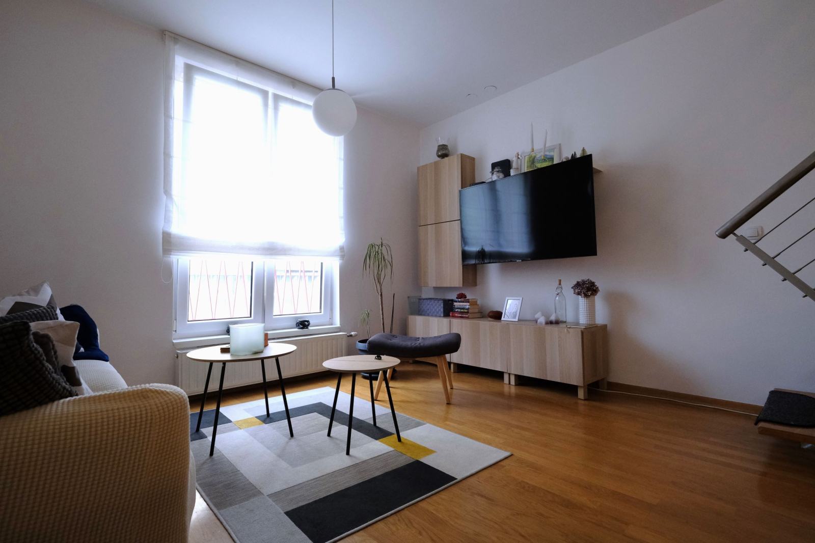 GRADA MAINZA, DONJI GRAD, PREKRASAN DVOETAŽAN 3-SOBAN STAN (prodaja)